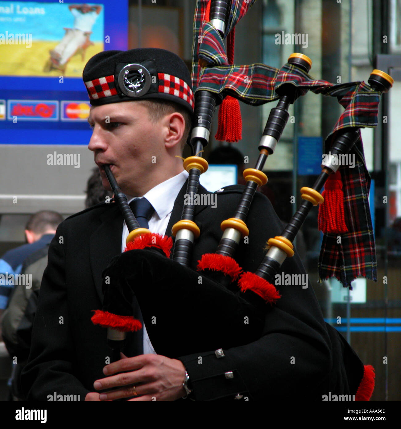 Scottish bagpipe player Stock Photo - Alamy