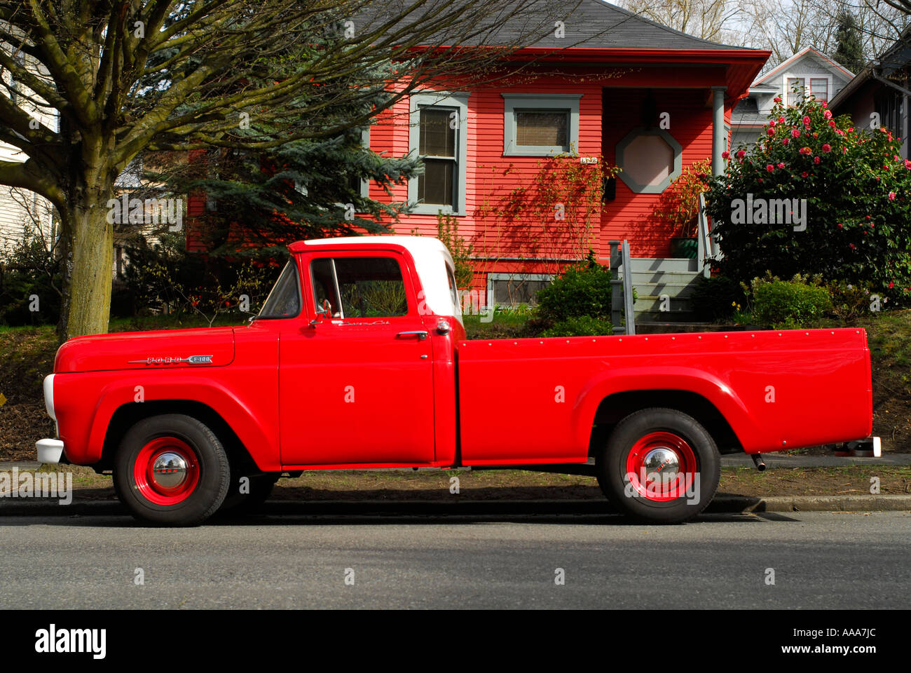 Red pickup hi-res stock photography and images - Alamy