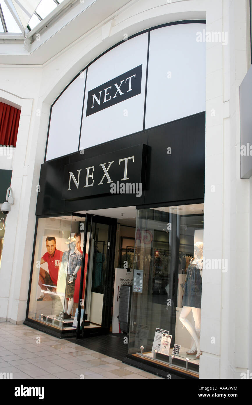 Next shop window in Evesham Stock Photo - Alamy