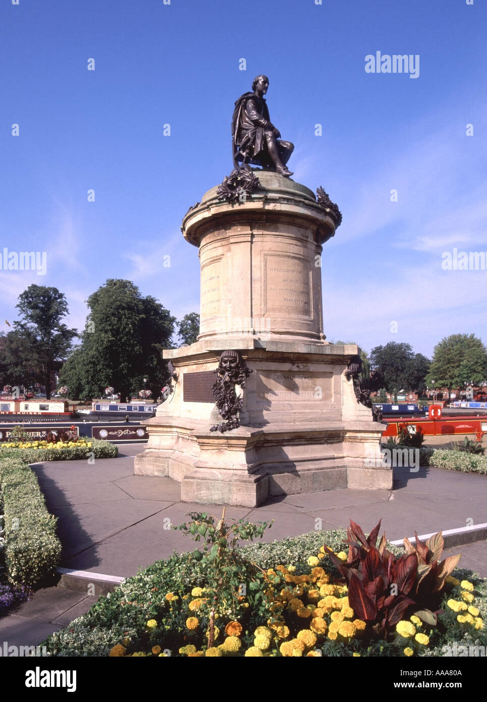 Stratford upon Avon William Shakespeare statue close to the canal basin ...
