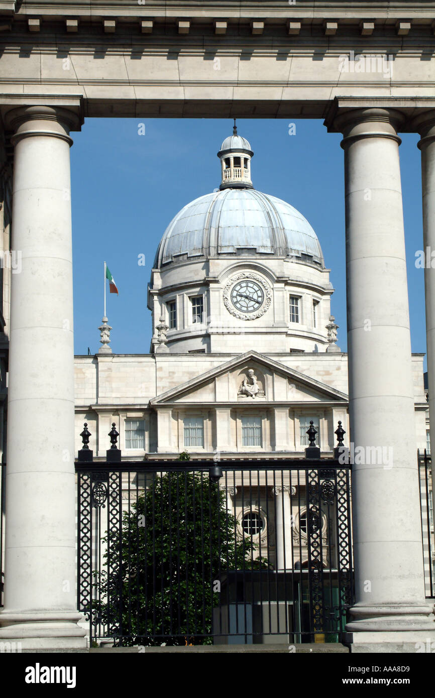 Irish georgian neo classical architecture hi-res stock photography and ...