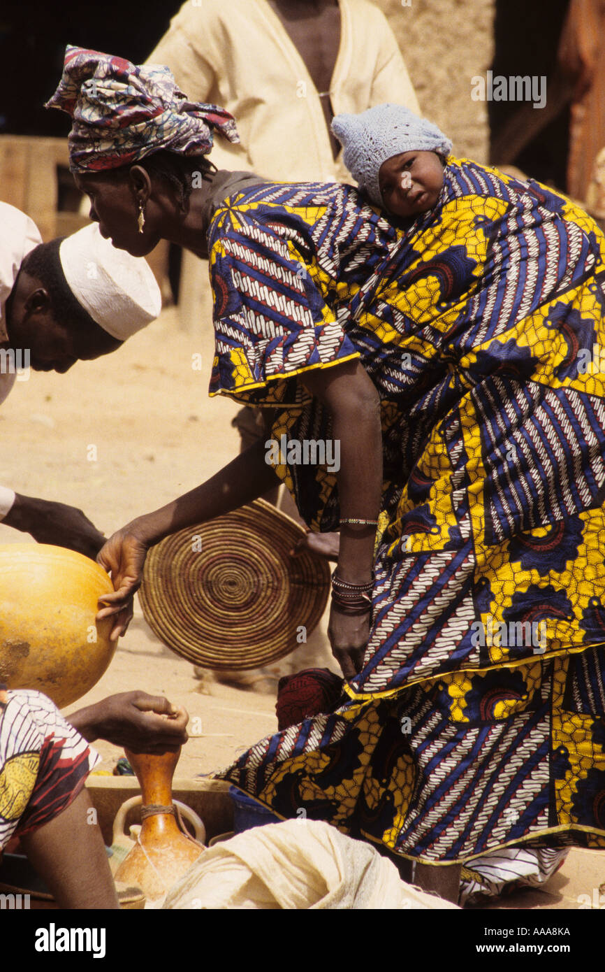 Mother and child in niger hi-res stock photography and images - Alamy