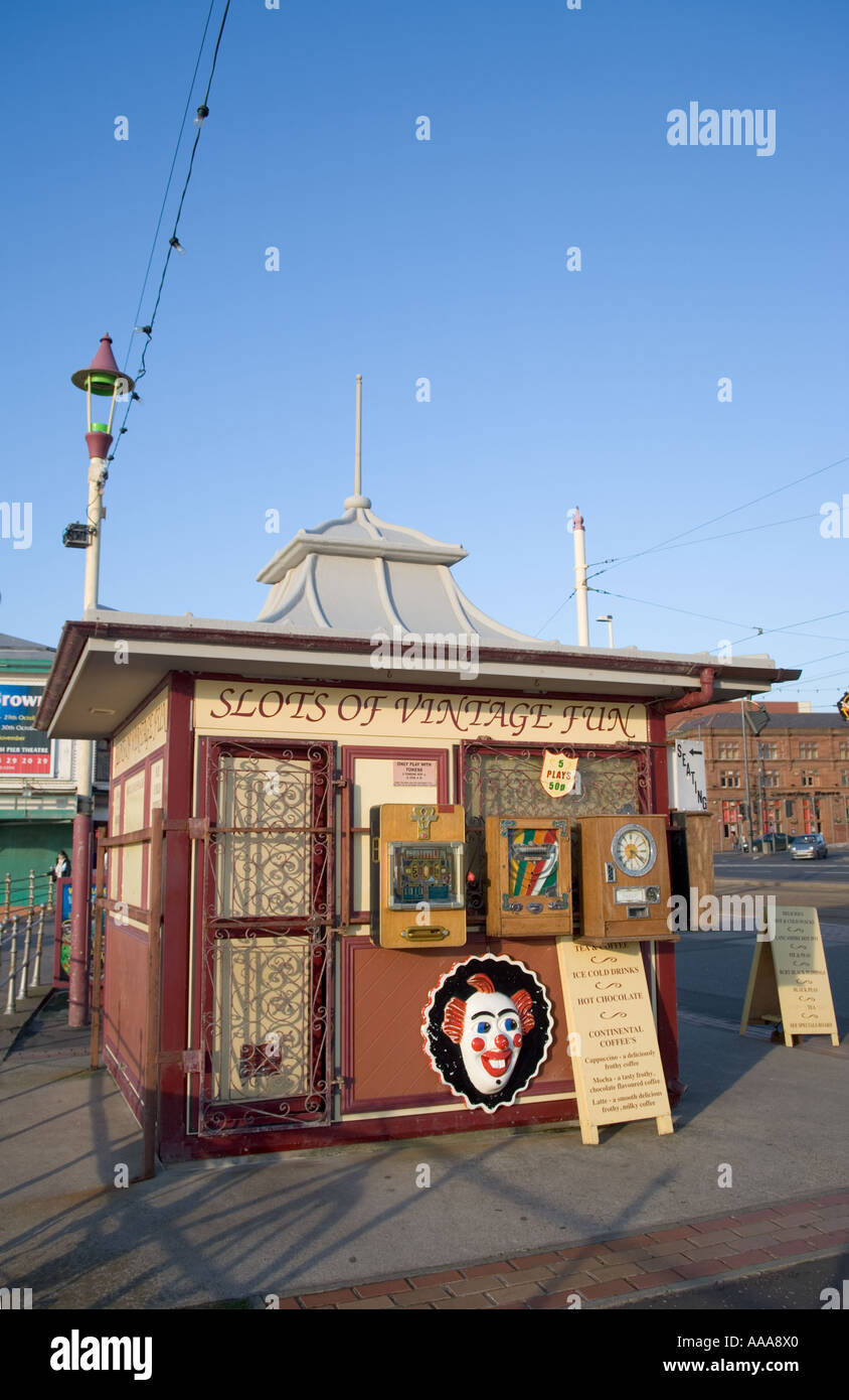 Penny arcade seaside uk hi-res stock photography and images - Alamy