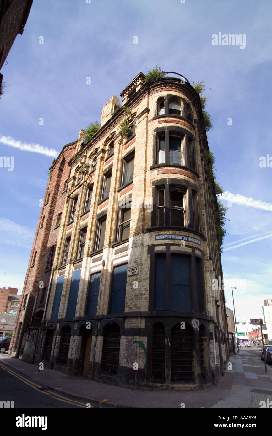 Victorian slum building hi-res stock photography and images - Alamy