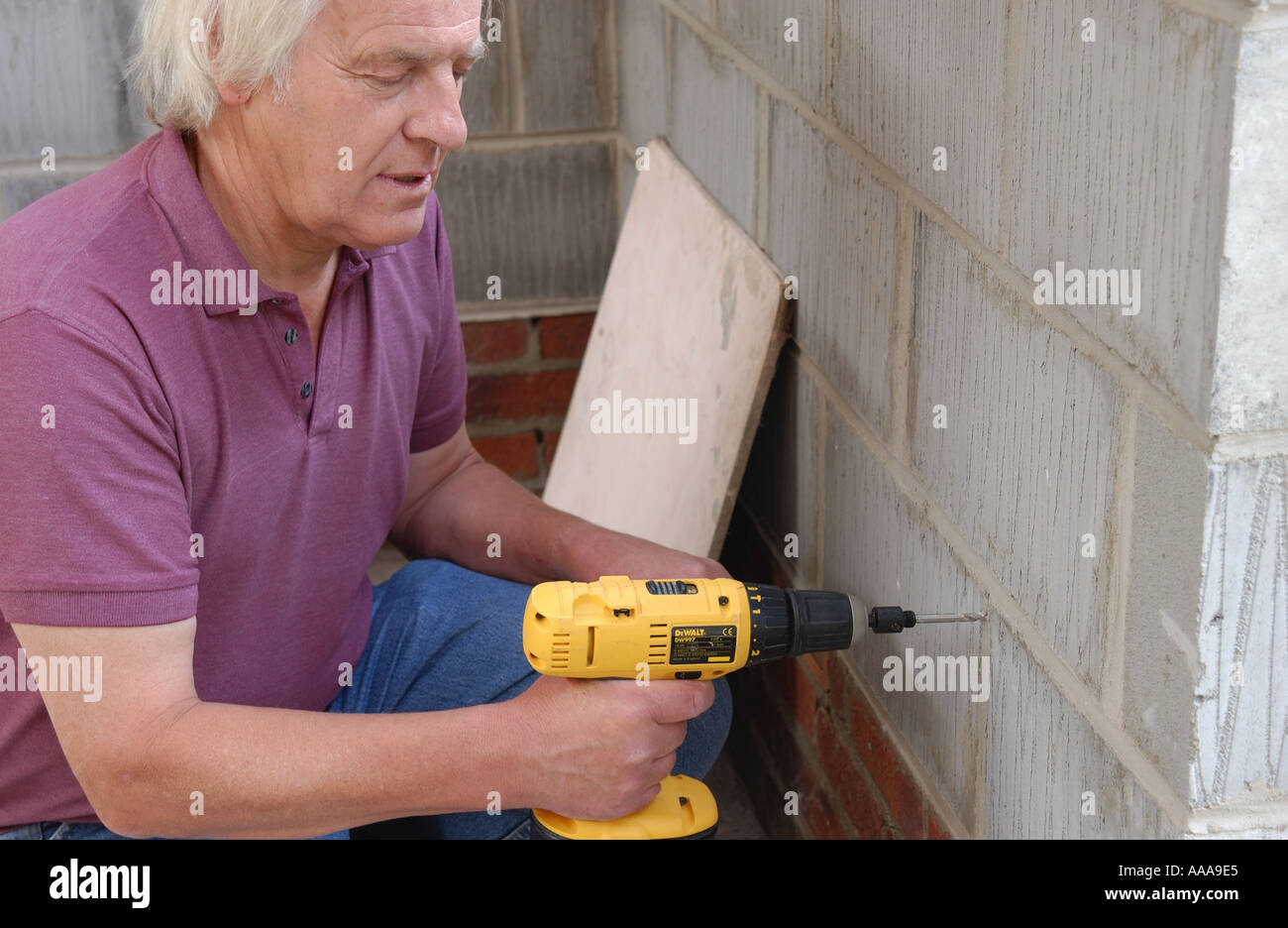 Man powerdrill hi-res stock photography and images - Alamy