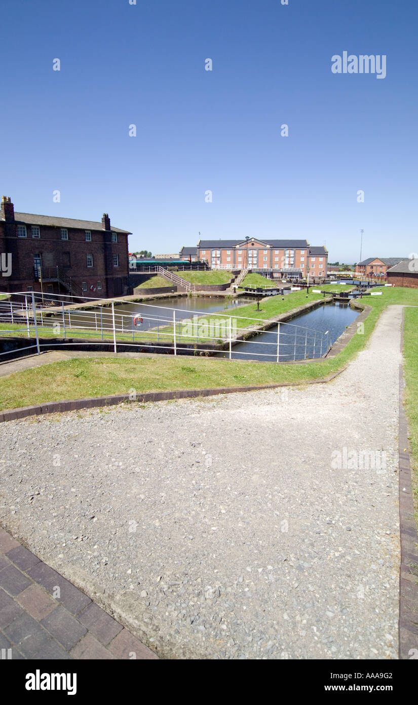 Ellesmere port boat museum narrow boats hi-res stock photography and ...
