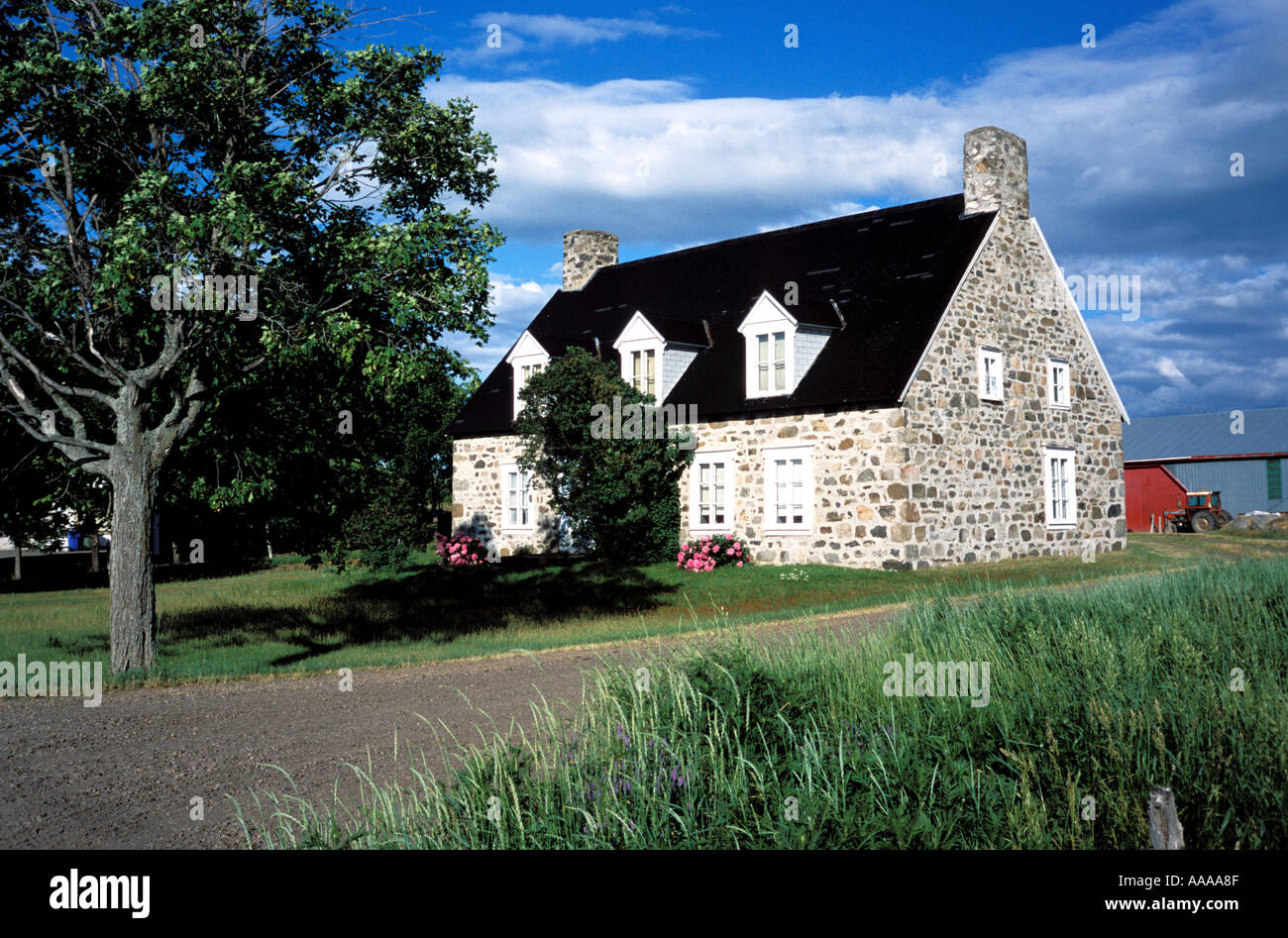Tradtional farm house hi-res stock photography and images - Alamy