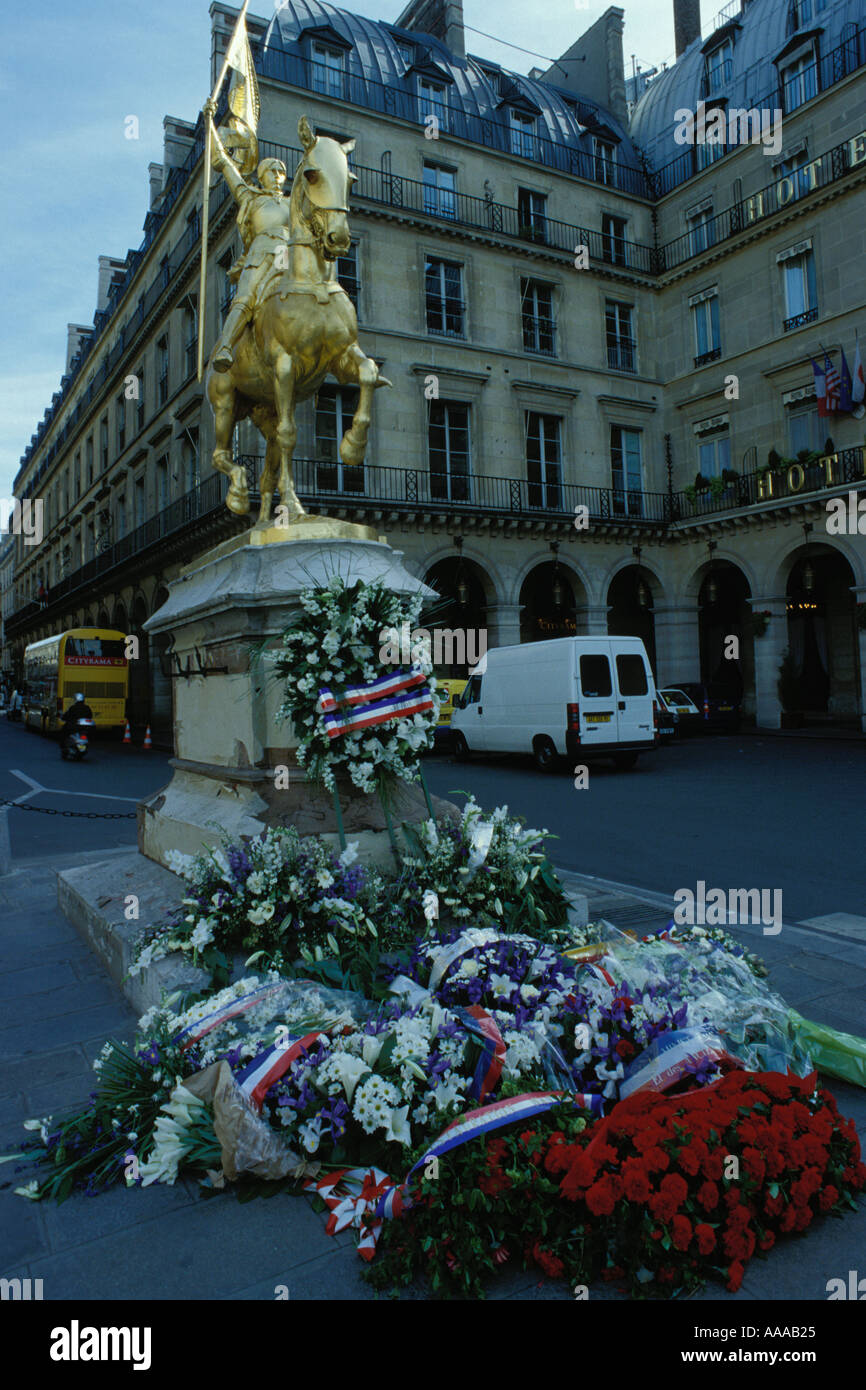 Statue joan arc rue de rivoli hi-res stock photography and images - Alamy