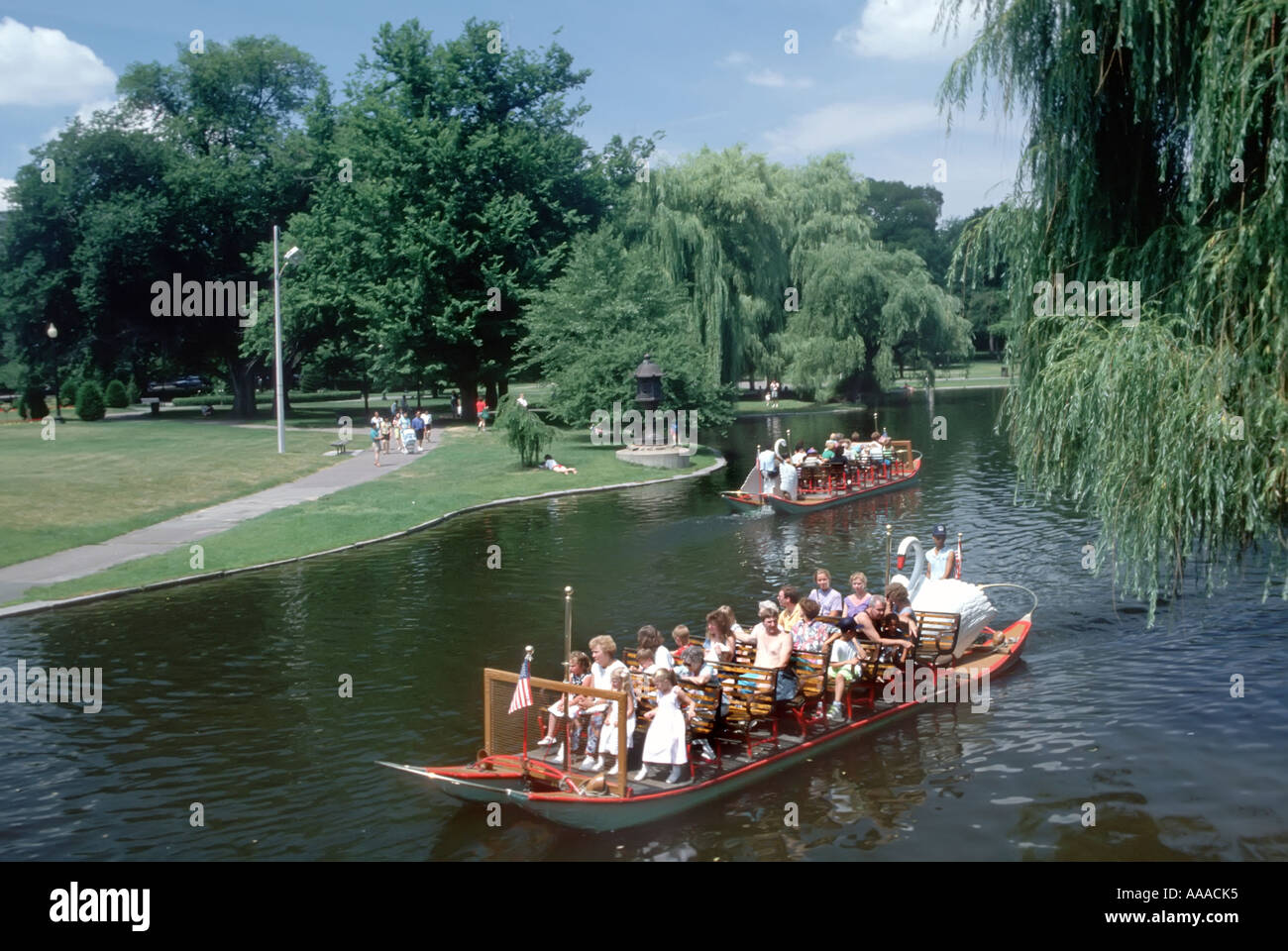 Swan boat rides boston hi-res stock photography and images - Alamy