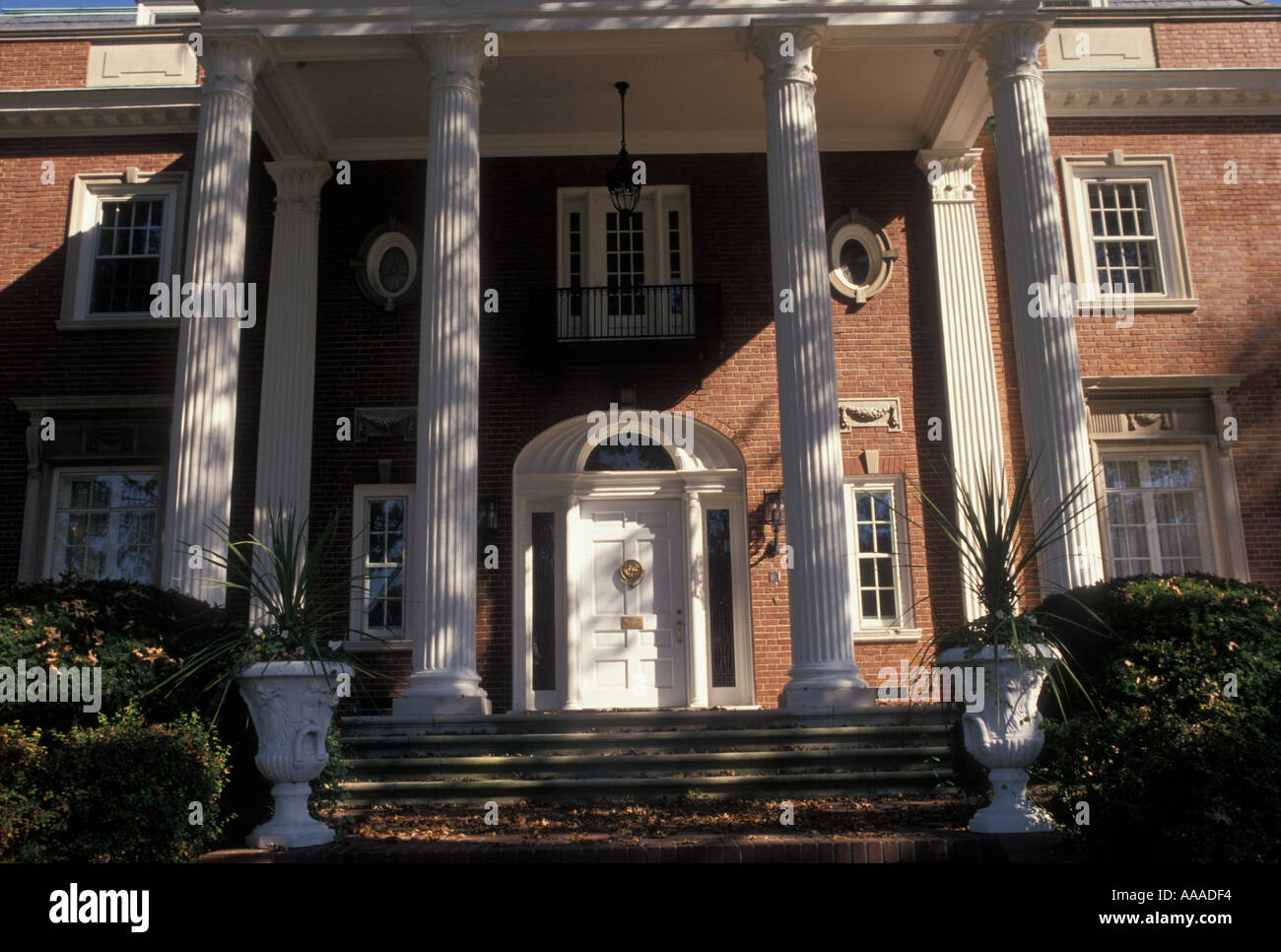 West virginia governor’s mansion hi-res stock photography and images ...