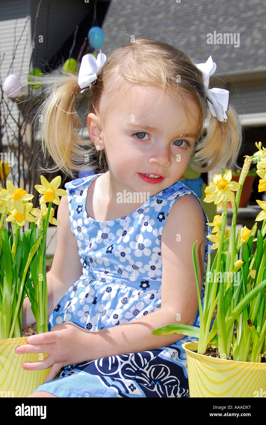 Pretty smiling three year old female child Stock Photo - Alamy