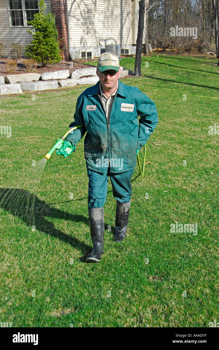 Fertilizer spraying lawn hi-res stock photography and images - Alamy