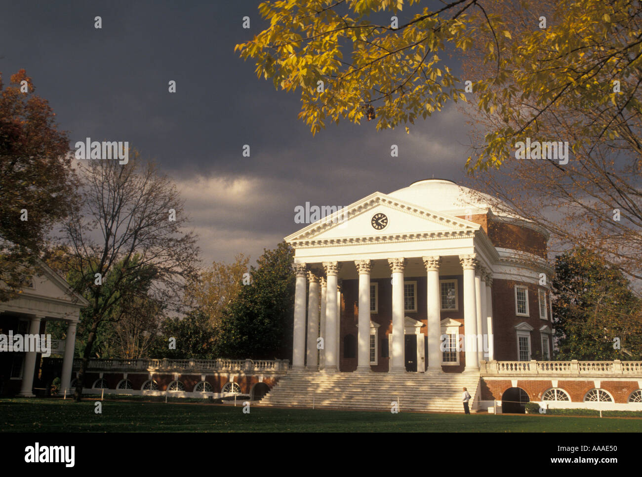 Charlottesville rotunda hi-res stock photography and images - Alamy