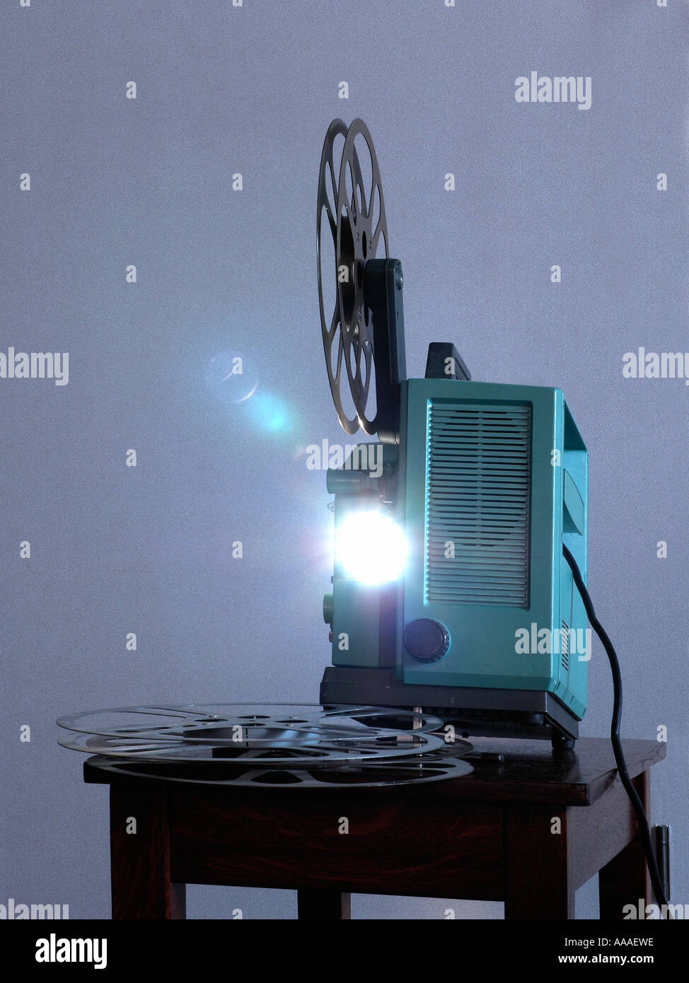 Projecting movies hi-res stock photography and images - Alamy