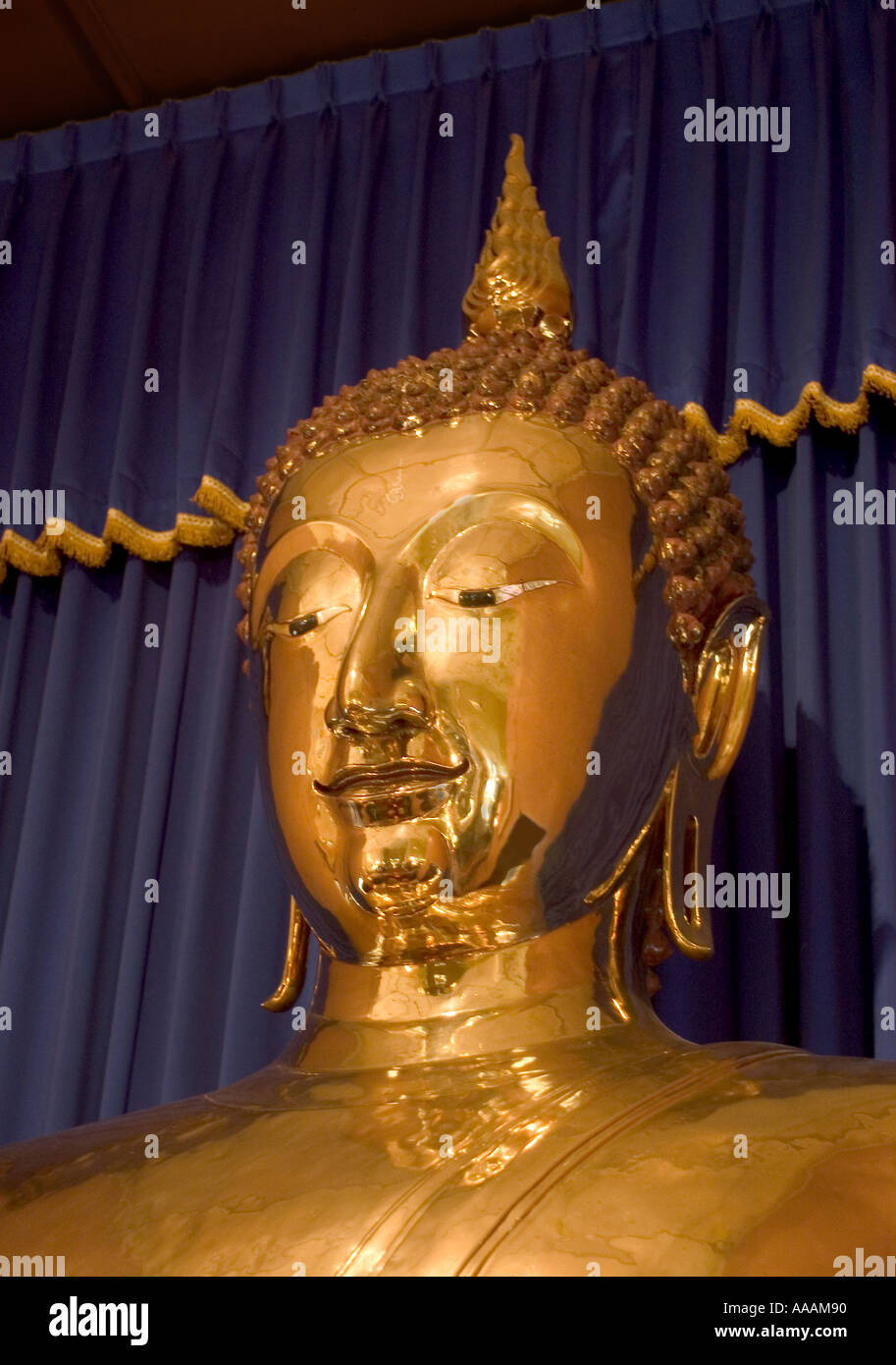Buddha Statue Of Pure Gold At Temple Of Gold Buddha High Resolution ...