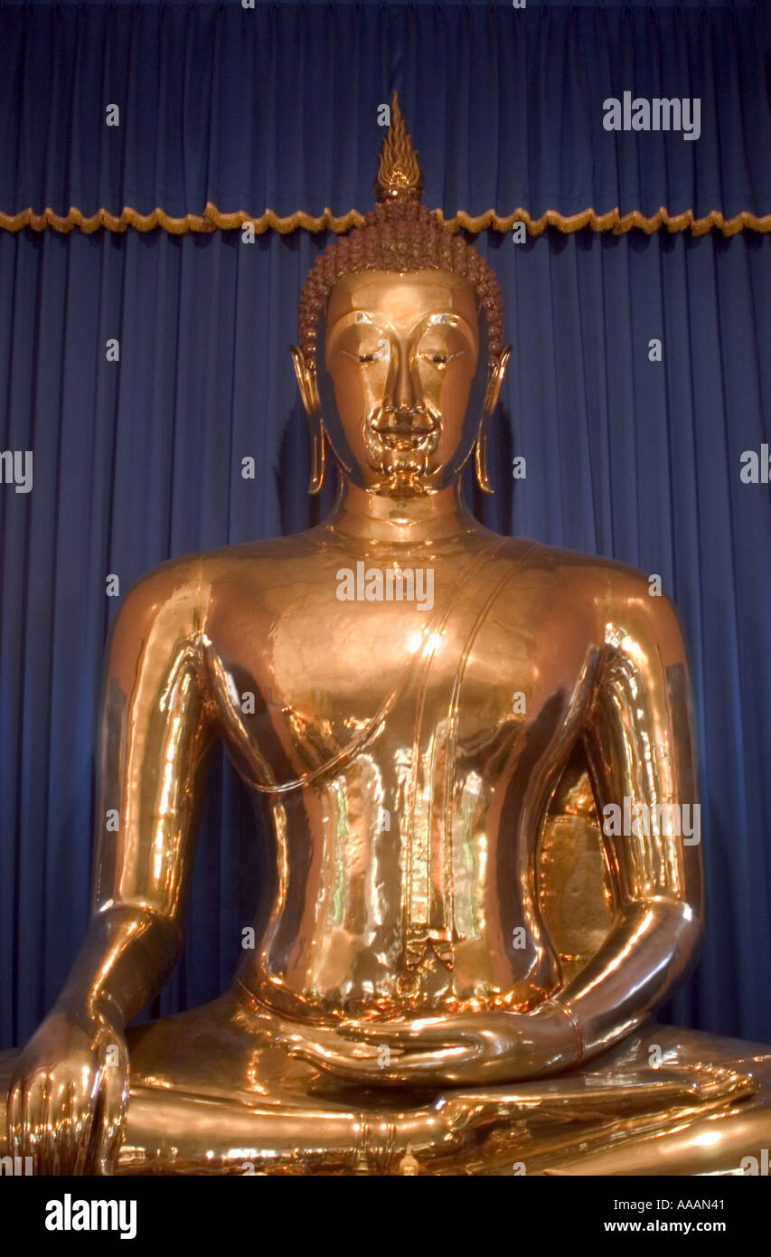Pure gold buddha hi-res stock photography and images - Alamy