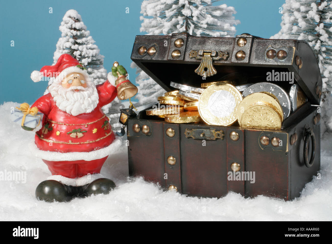 chest with chocolate money Stock Photo - Alamy