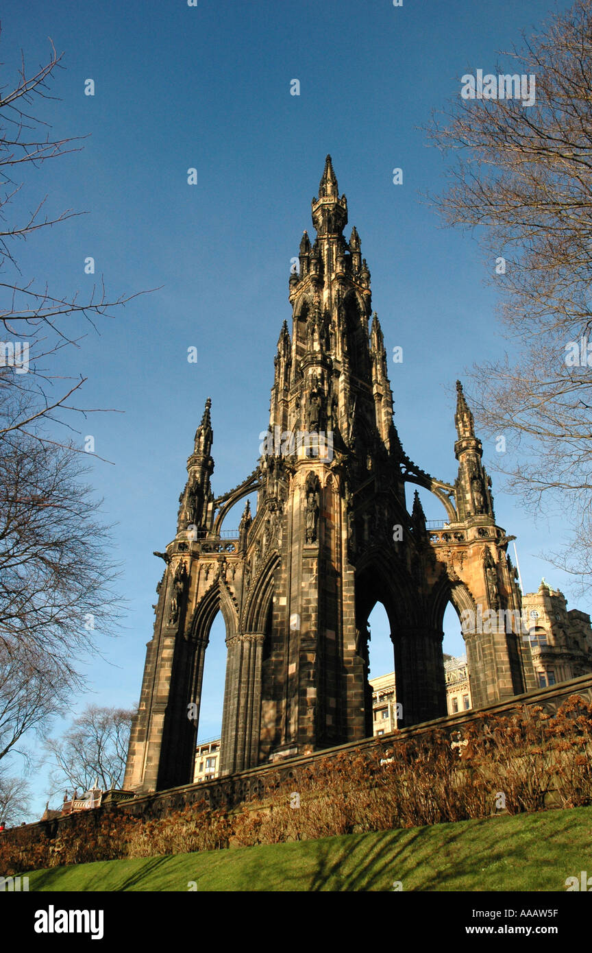 SCOTT MONUMENT EDINBURGH Stock Photo - Alamy