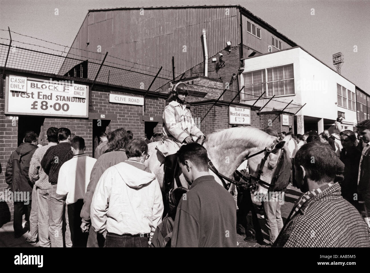 Bryan robson ayresome hi-res stock photography and images - Alamy