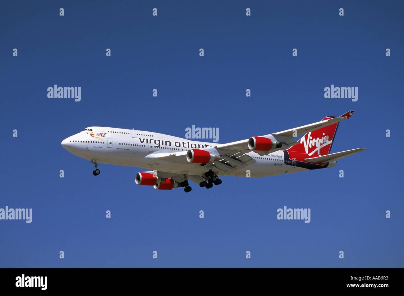 Virgin Atlantic Boeing 747 coming in for landing at Los Angeles World ...