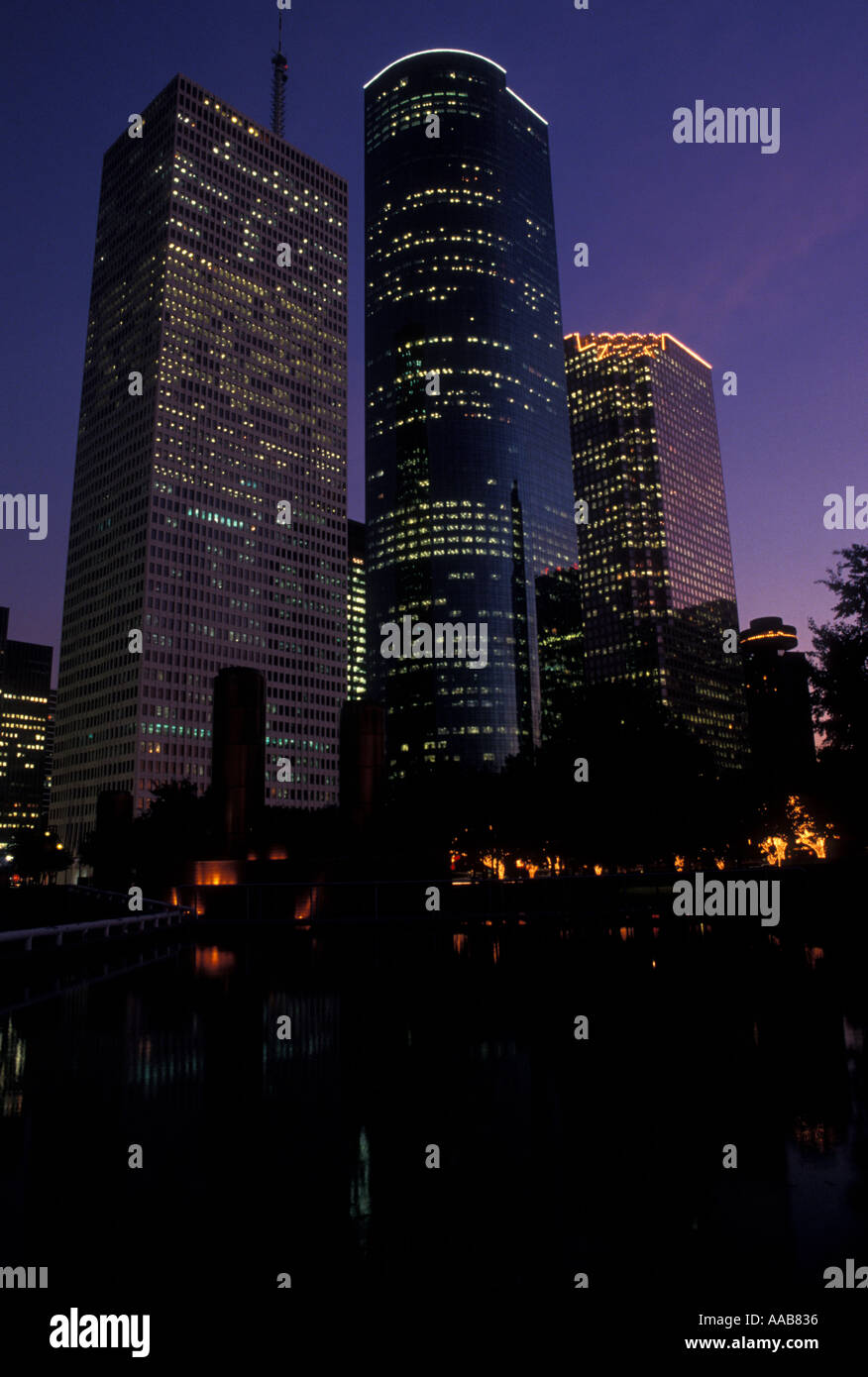 Tall buildings in downtown houston hi-res stock photography and images ...