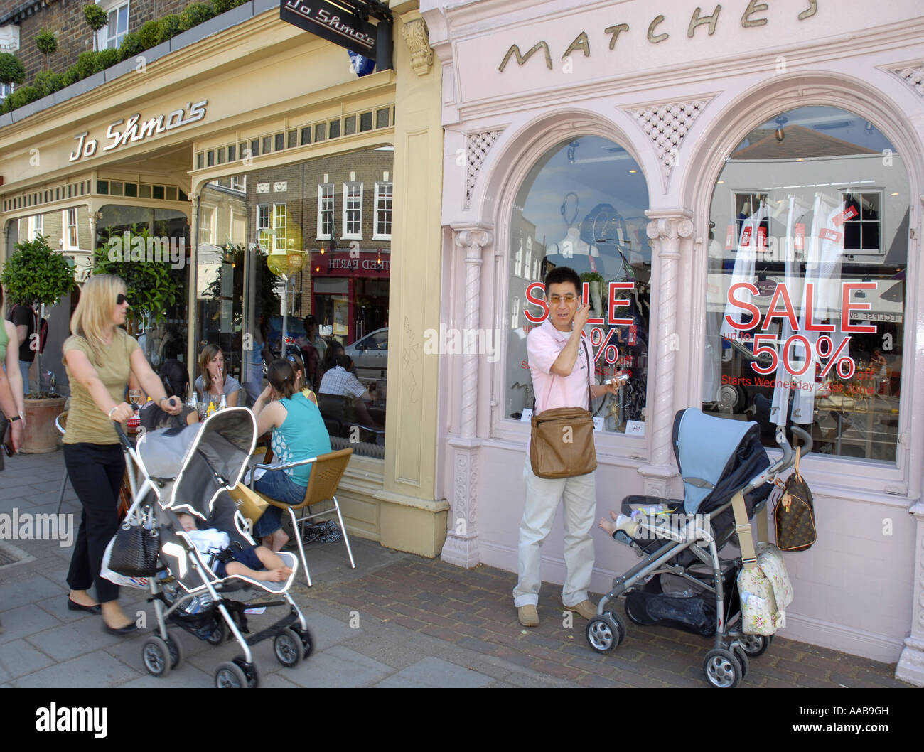 Shops wimbledon high street hi-res stock photography and images - Alamy
