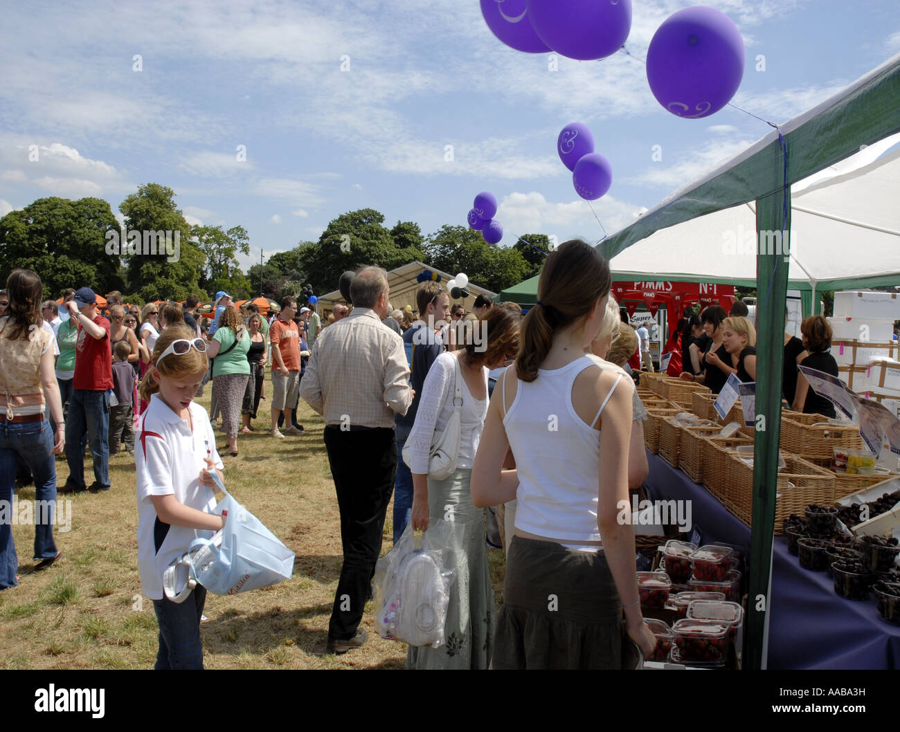 Crowds at Wimbledon Village Fair Stock Photo - Alamy