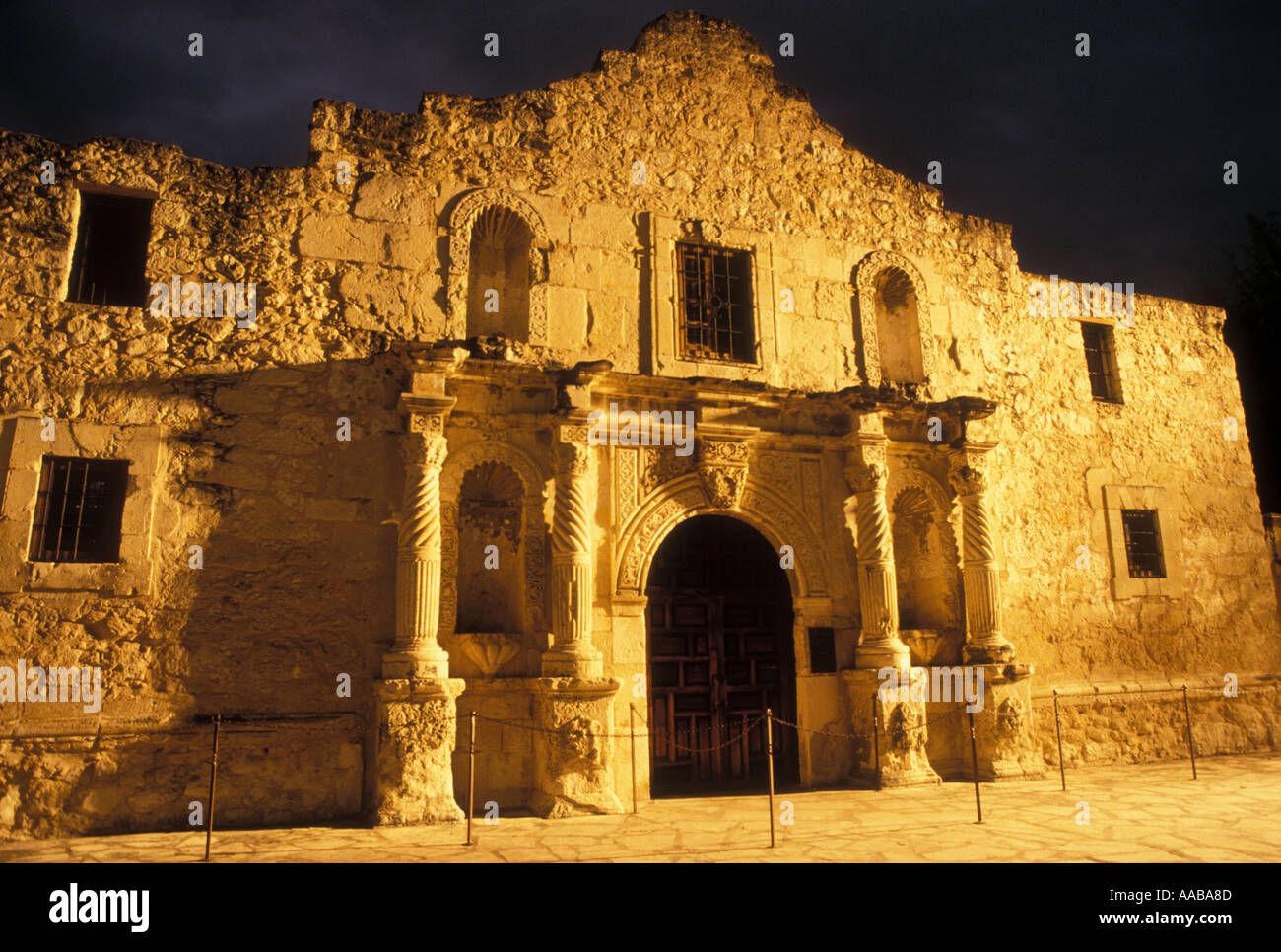AJ13844 The Alamo San Antonio TX Texas Stock Photo Alamy aj13844-the-alamo-san-antonio-tx-texas-stock-photo-alamy