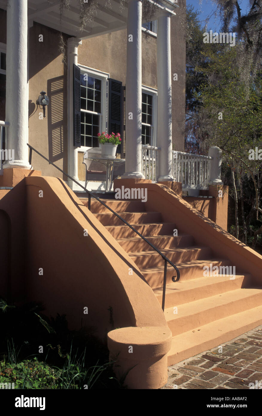 South carolina state house steps hi-res stock photography and images ...