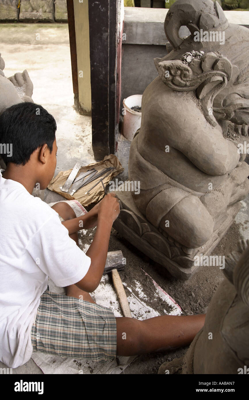 Stone carver, Bali, Indonesia Stock Photo - Alamy