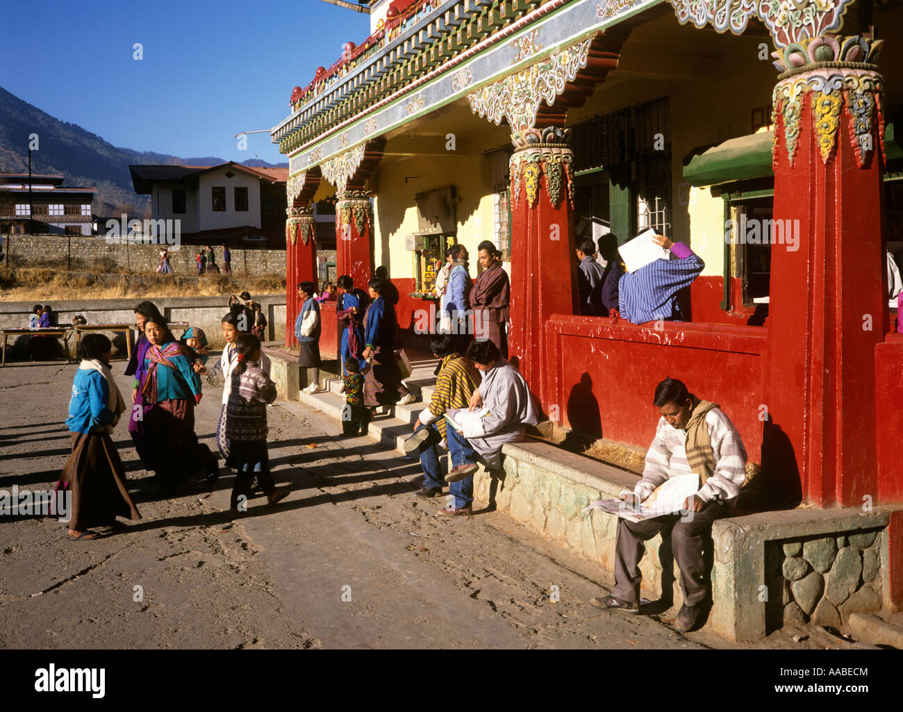People wearing traditional bhutanese dress hi-res stock photography and ...