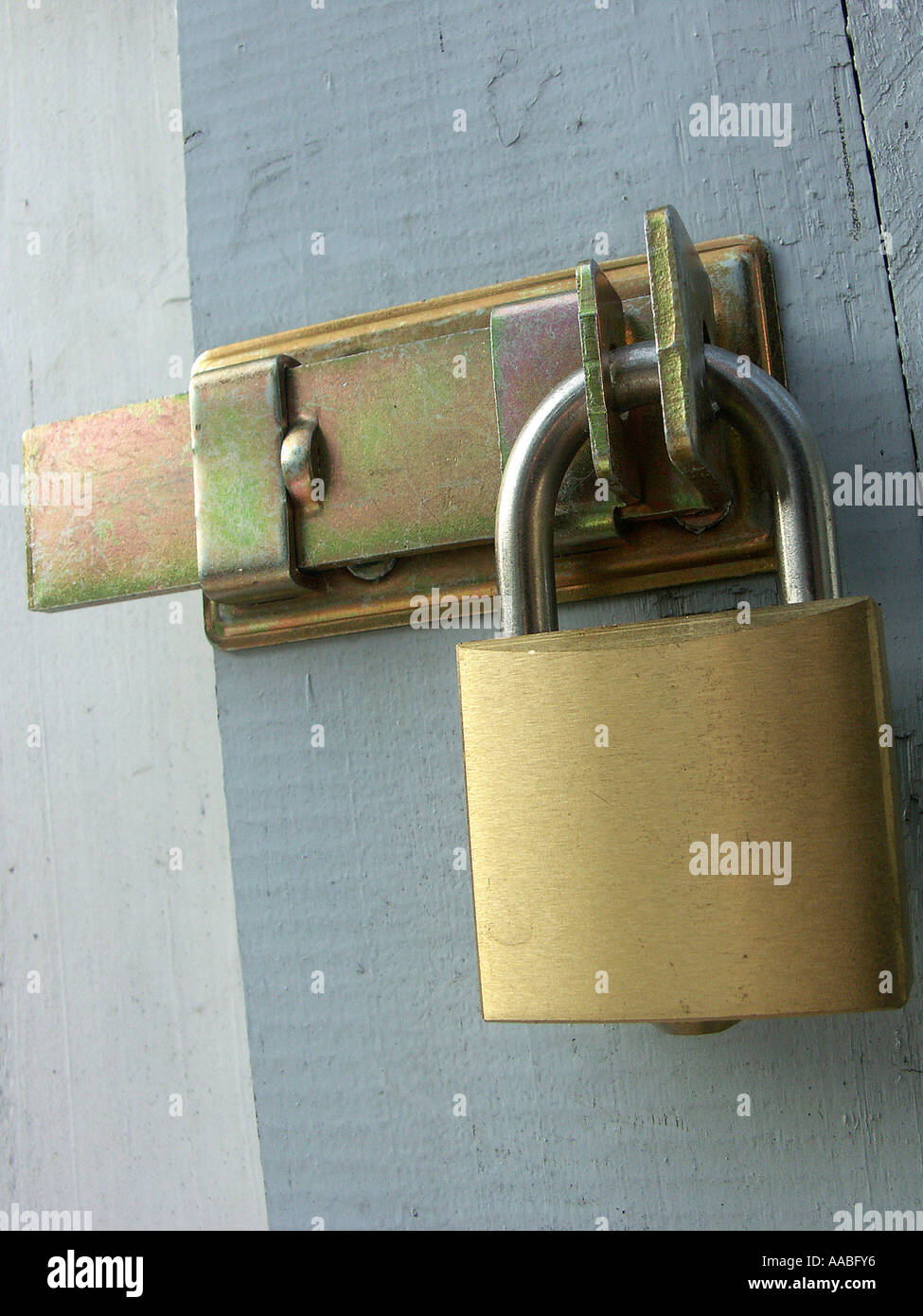 Interlocking padlocks hi-res stock photography and images - Alamy