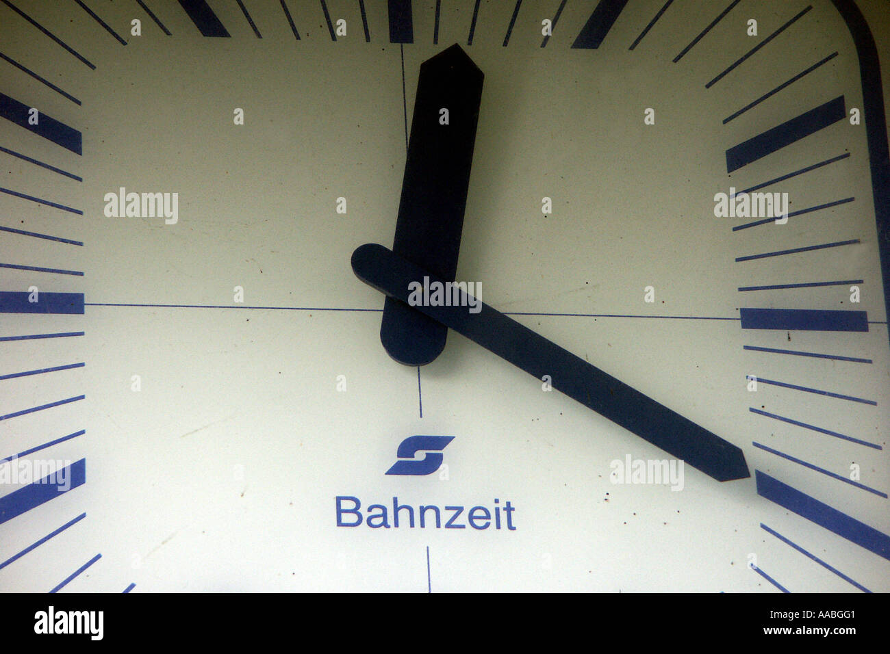 Long now clock hi-res stock photography and images - Alamy