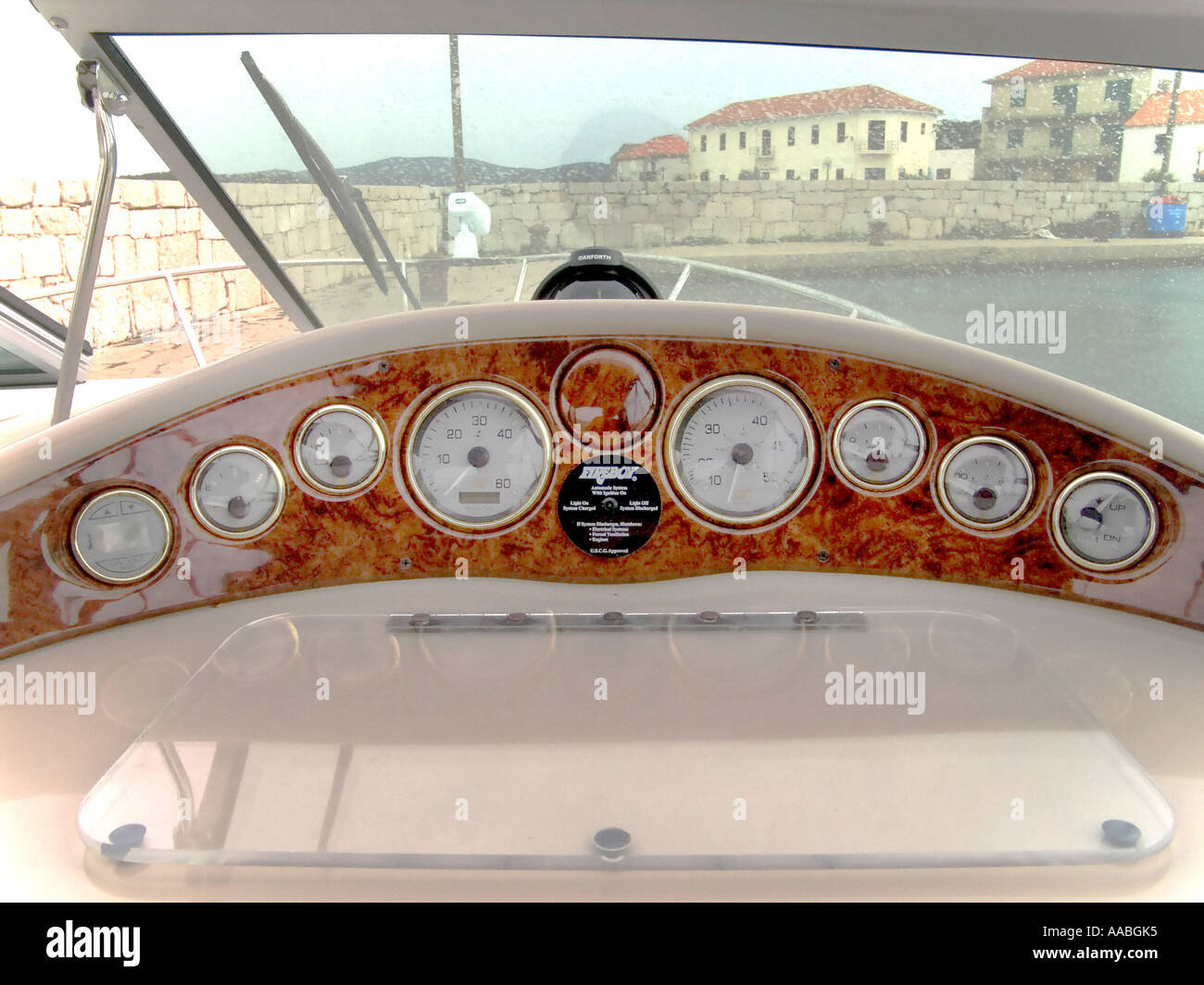 Fascia boards hi-res stock photography and images - Alamy