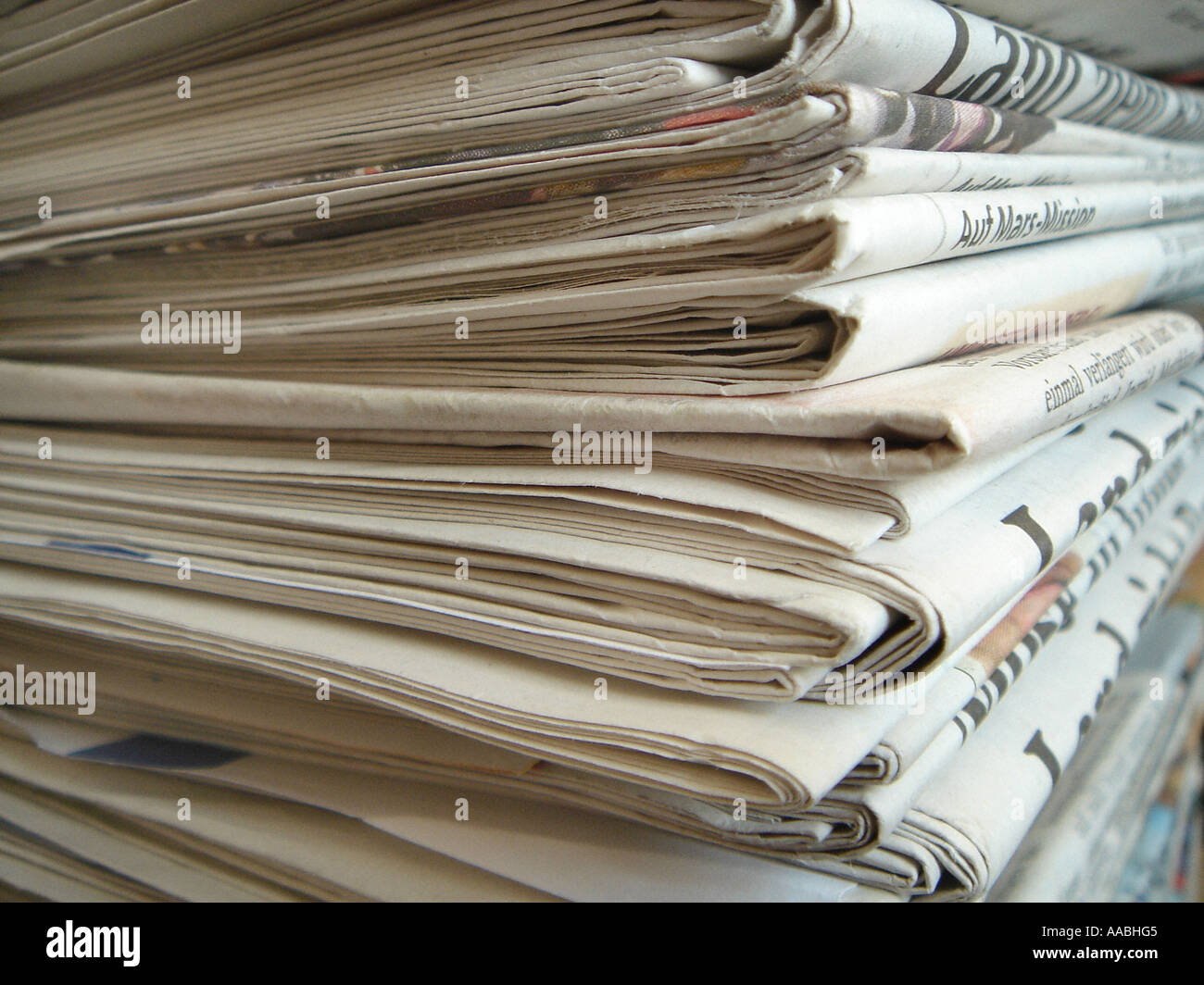 old newspaper paper pack Stock Photo - Alamy