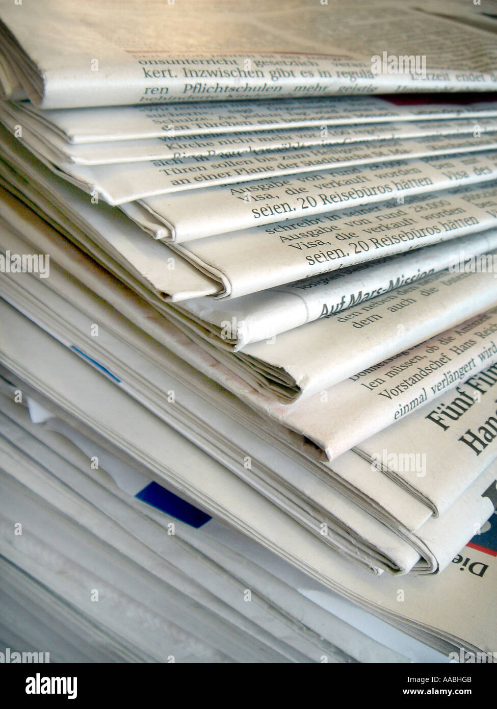 old newspaper paper pack Stock Photo - Alamy
