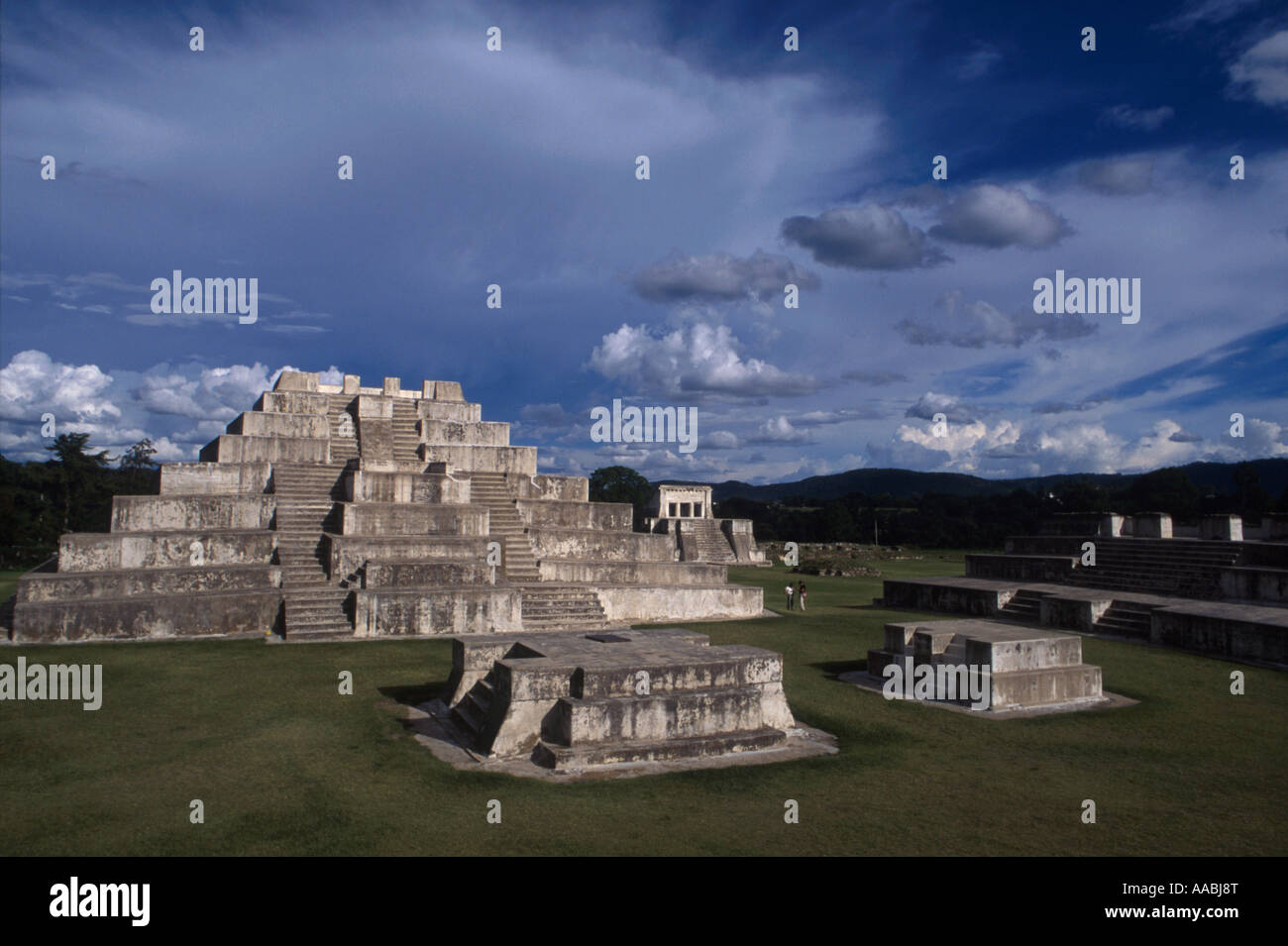 Zaculeu hi-res stock photography and images - Alamy