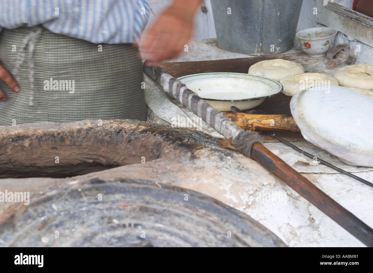 Tandir non hi-res stock photography and images - Alamy