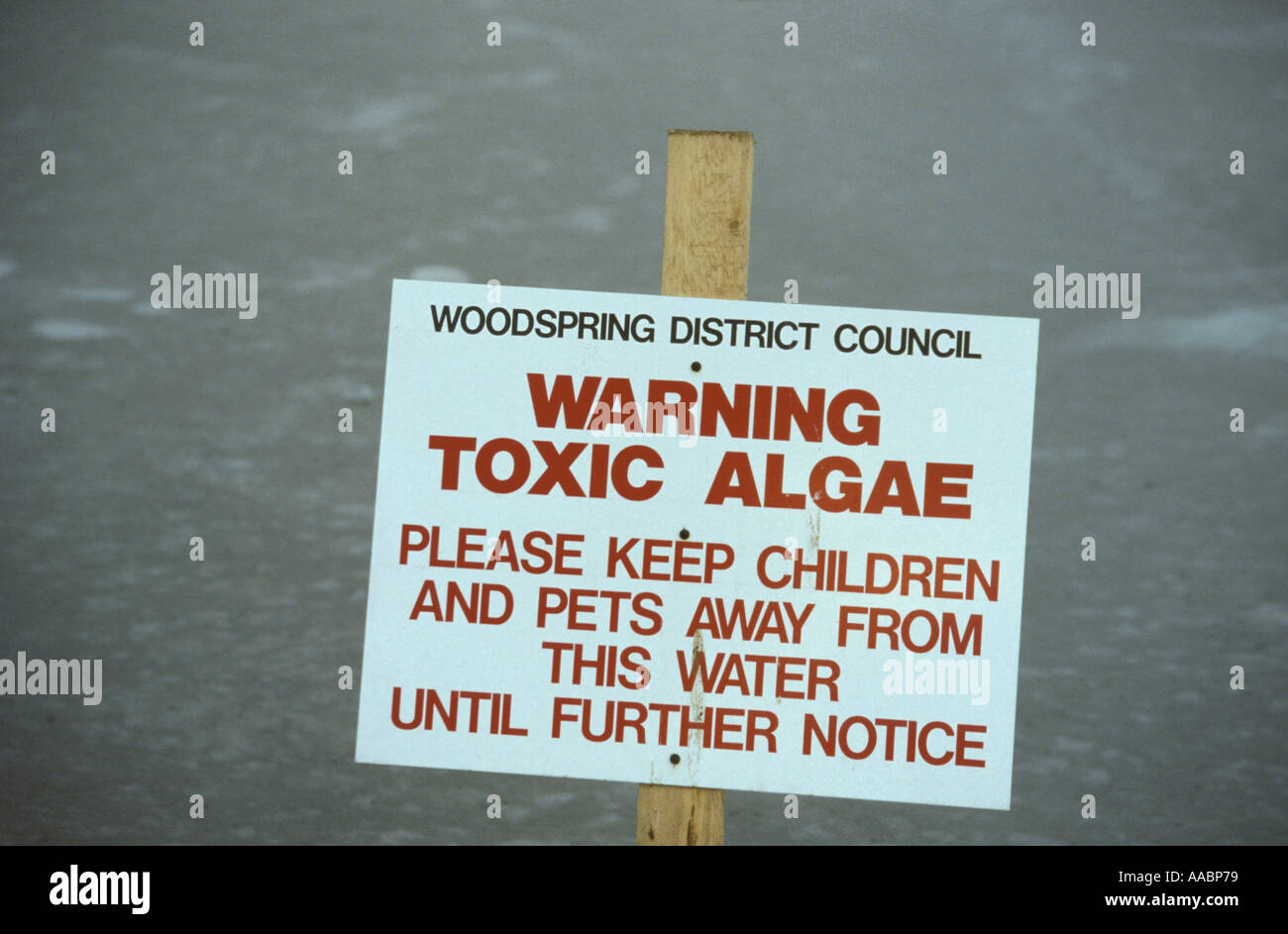 Toxic algae warning notice hi-res stock photography and images - Alamy