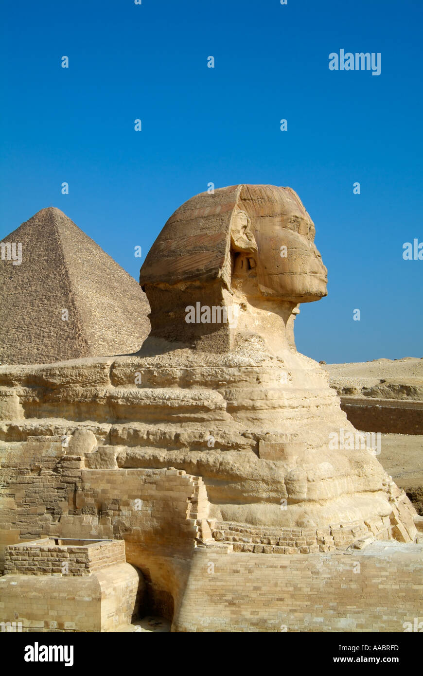 Sphinx and the Great Pyramid of Khufu (Cheops), Giza, Cairo, Egypt ...