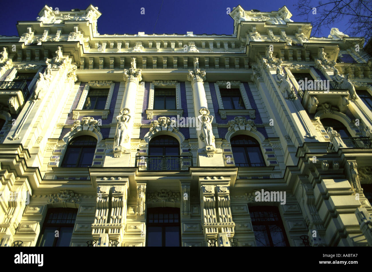 Strelnieku street art nouveau hi-res stock photography and images - Alamy
