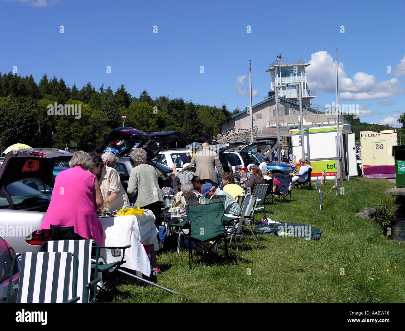 Cartmel racecourse hi-res stock photography and images - Alamy
