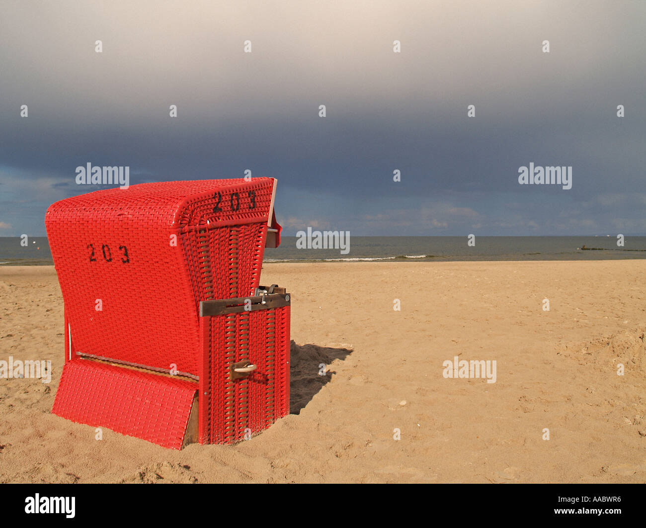 red beach chair Stock Photo - Alamy