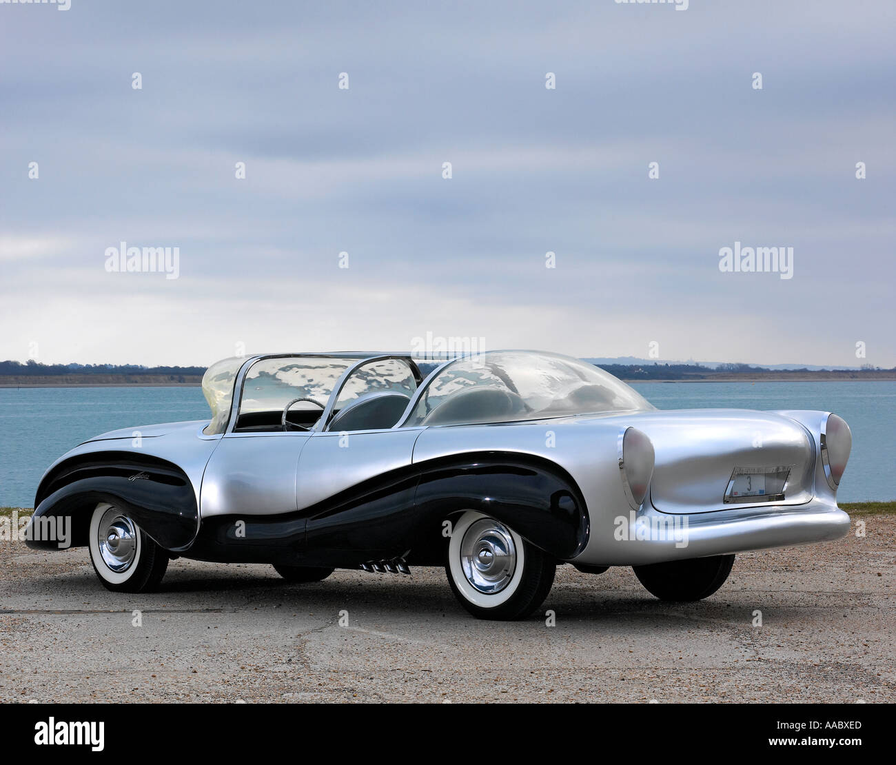 Futuristic car 1950s hi-res stock photography and images - Alamy