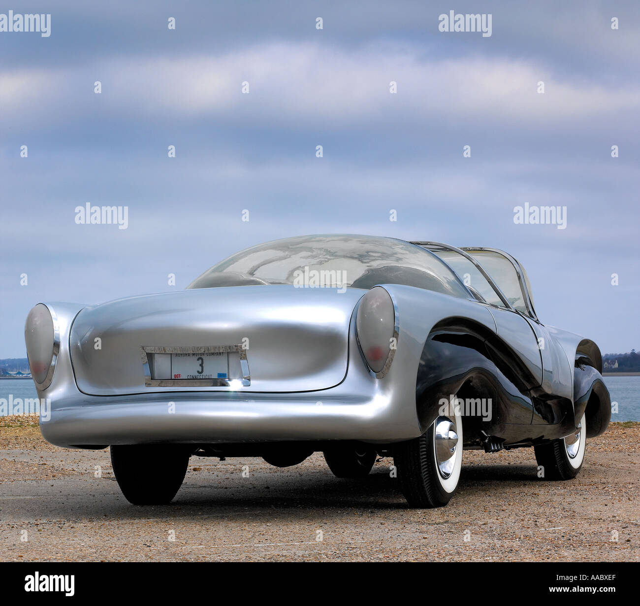 Futuristic car 1950s hi-res stock photography and images - Alamy