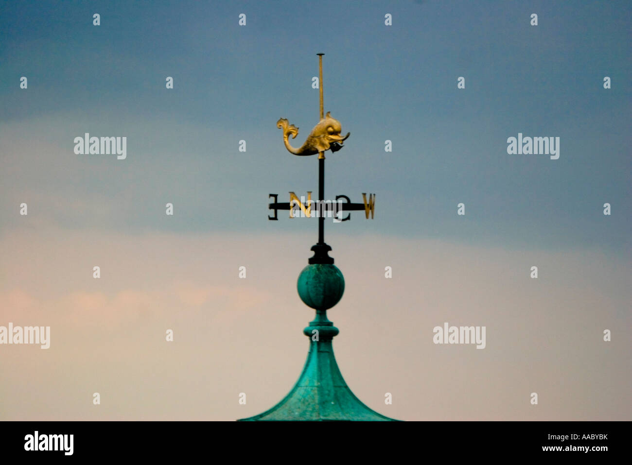 Gold gilded weather vane hi-res stock photography and images - Alamy