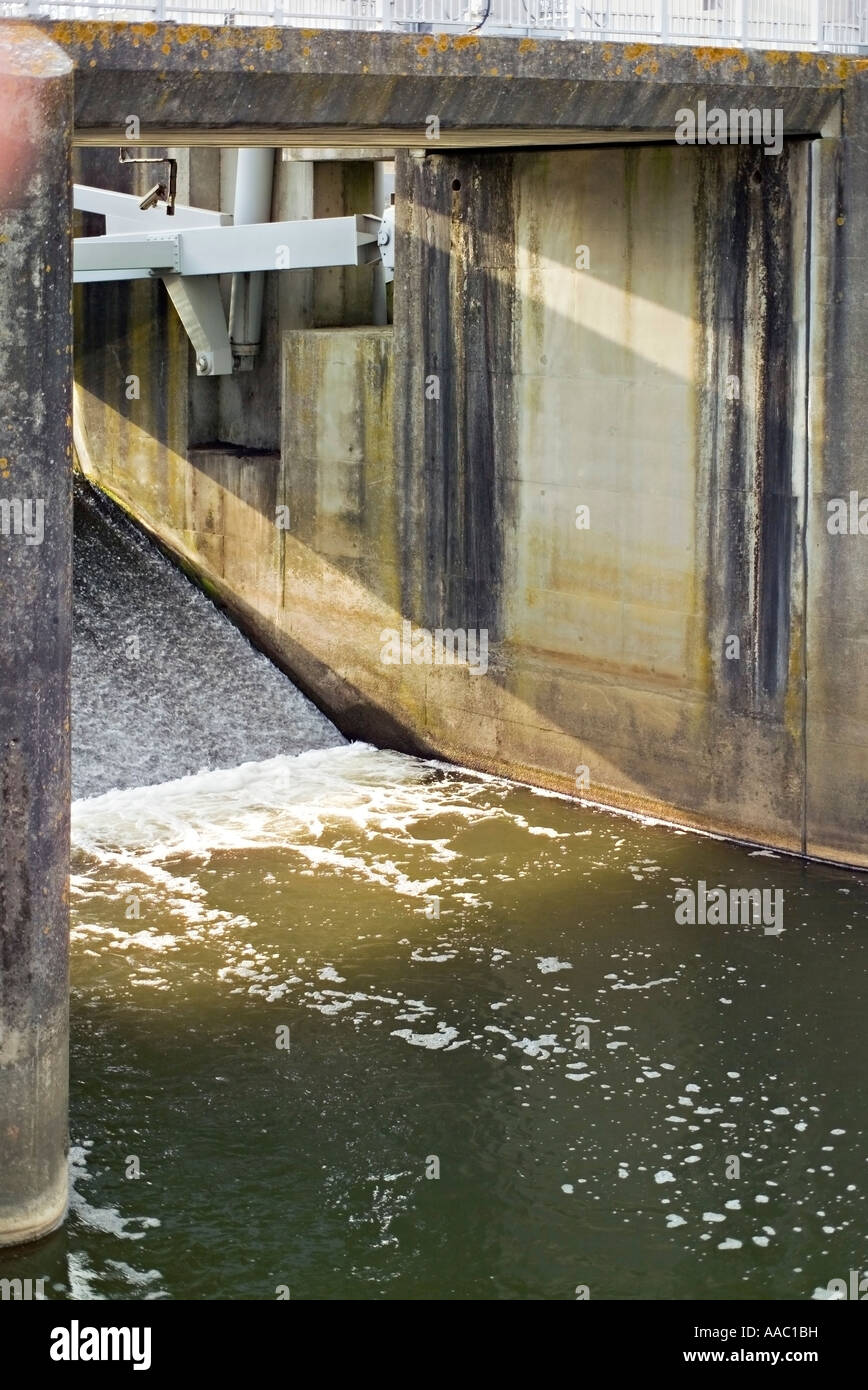 The Leigh Flood Barrier on The River Medway in Kent Stock Photo - Alamy