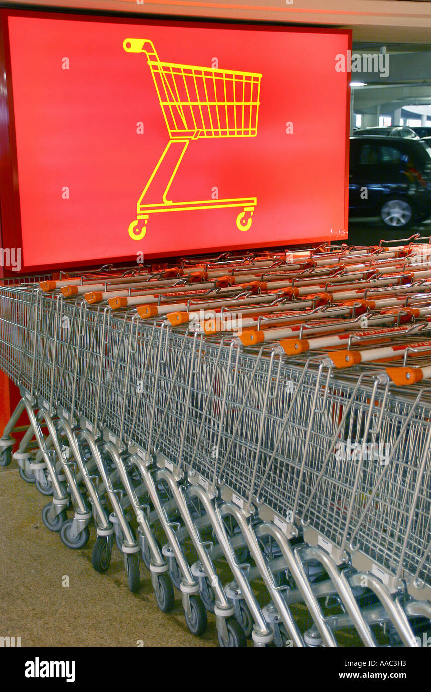 Trolley in a supermarket Stock Photo - Alamy