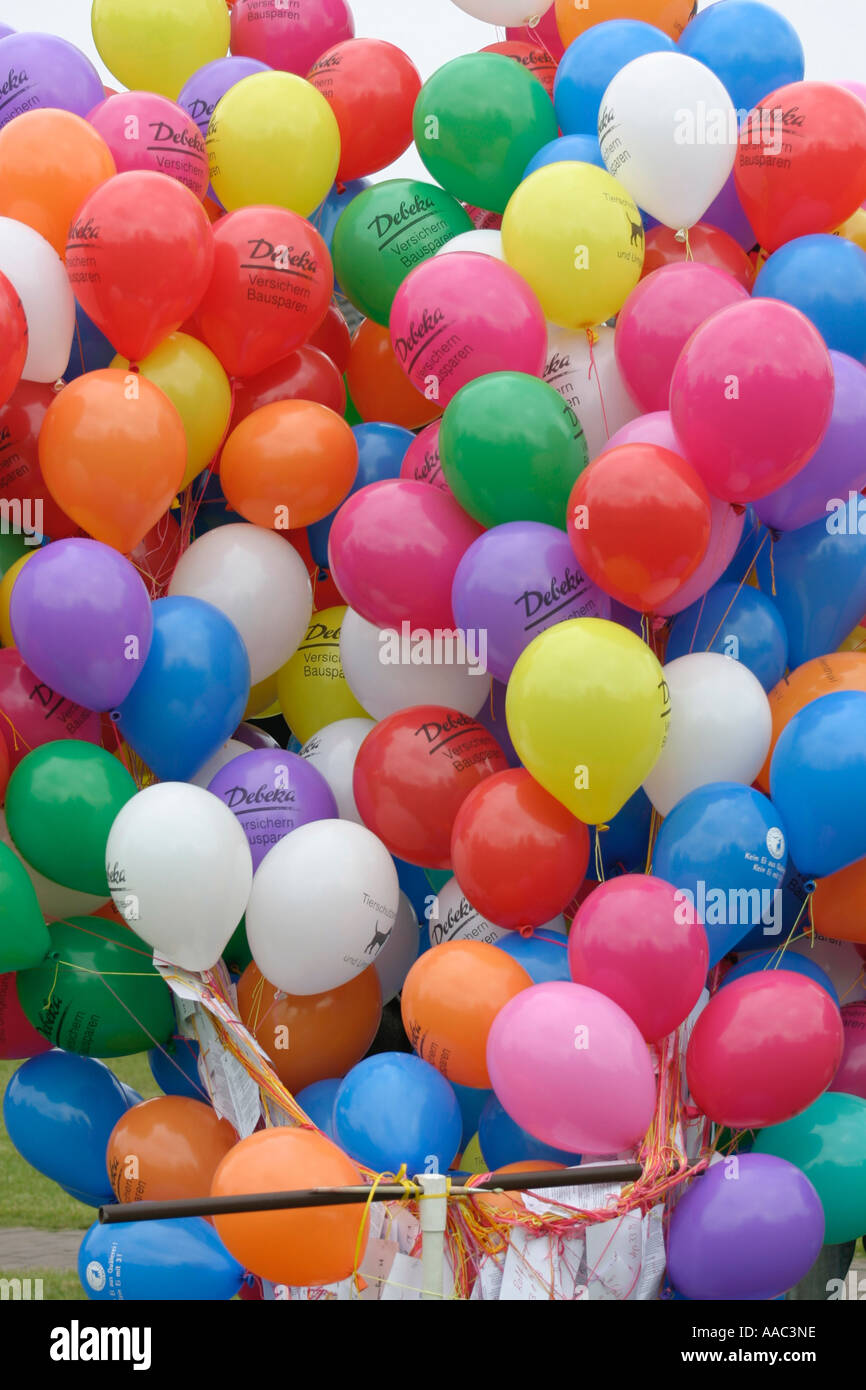 Balloon weights hi-res stock photography and images - Alamy