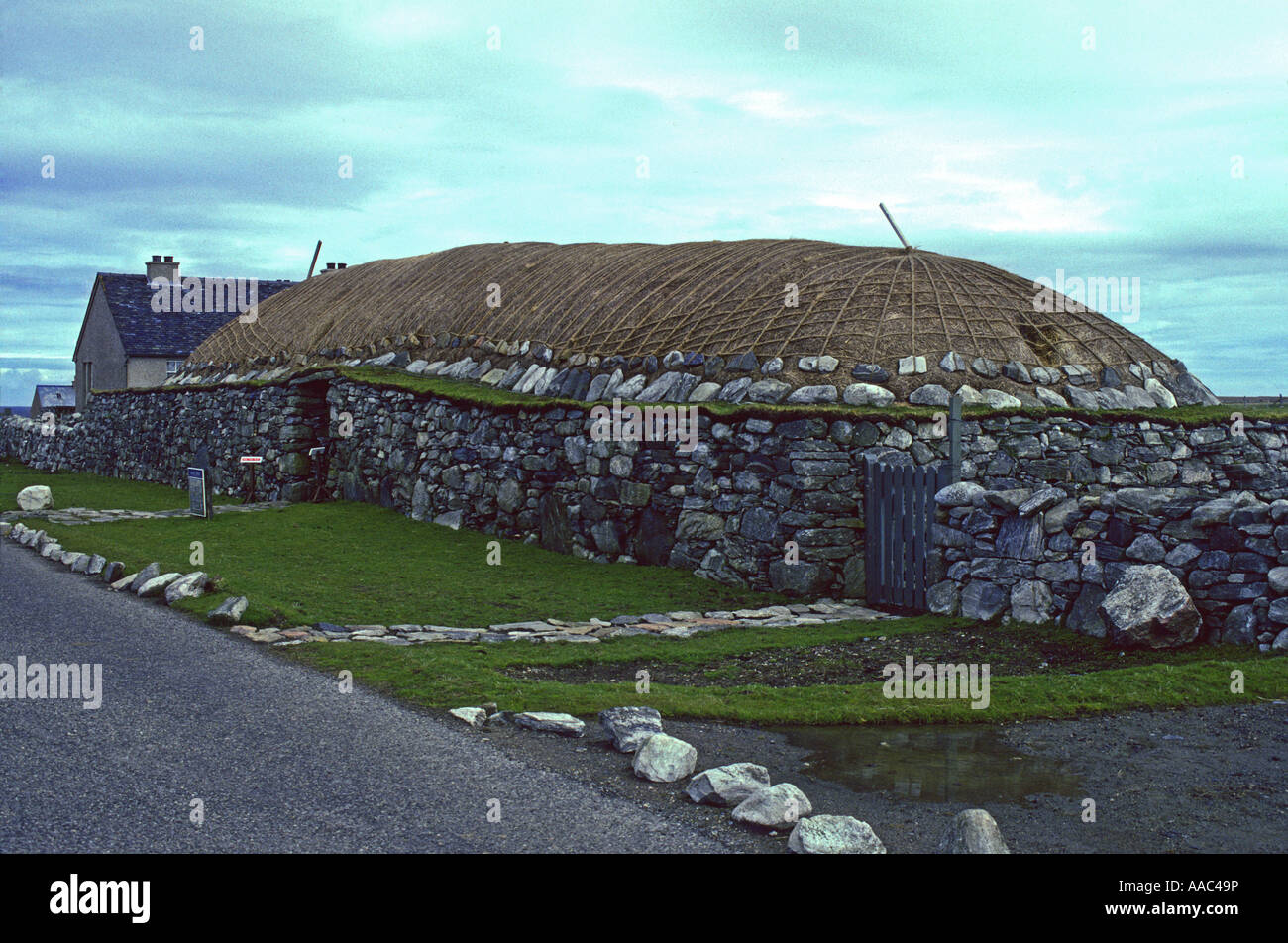 Black house scotland hi-res stock photography and images - Alamy
